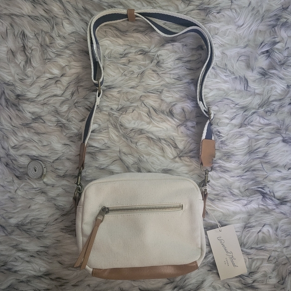 Universal Thread | Bags | Universal Thread White Camera Bag Crossbody ...